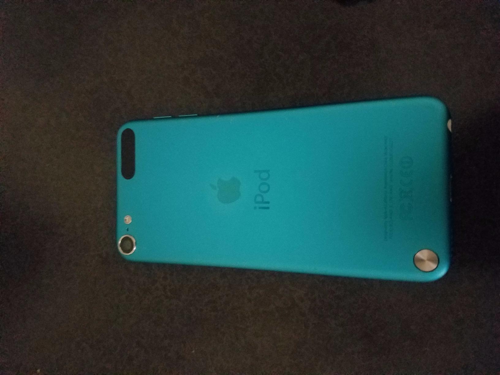 Amazon.com: Apple iPod Touch 16 GB Blue (5th Generation) MP3 Player ...