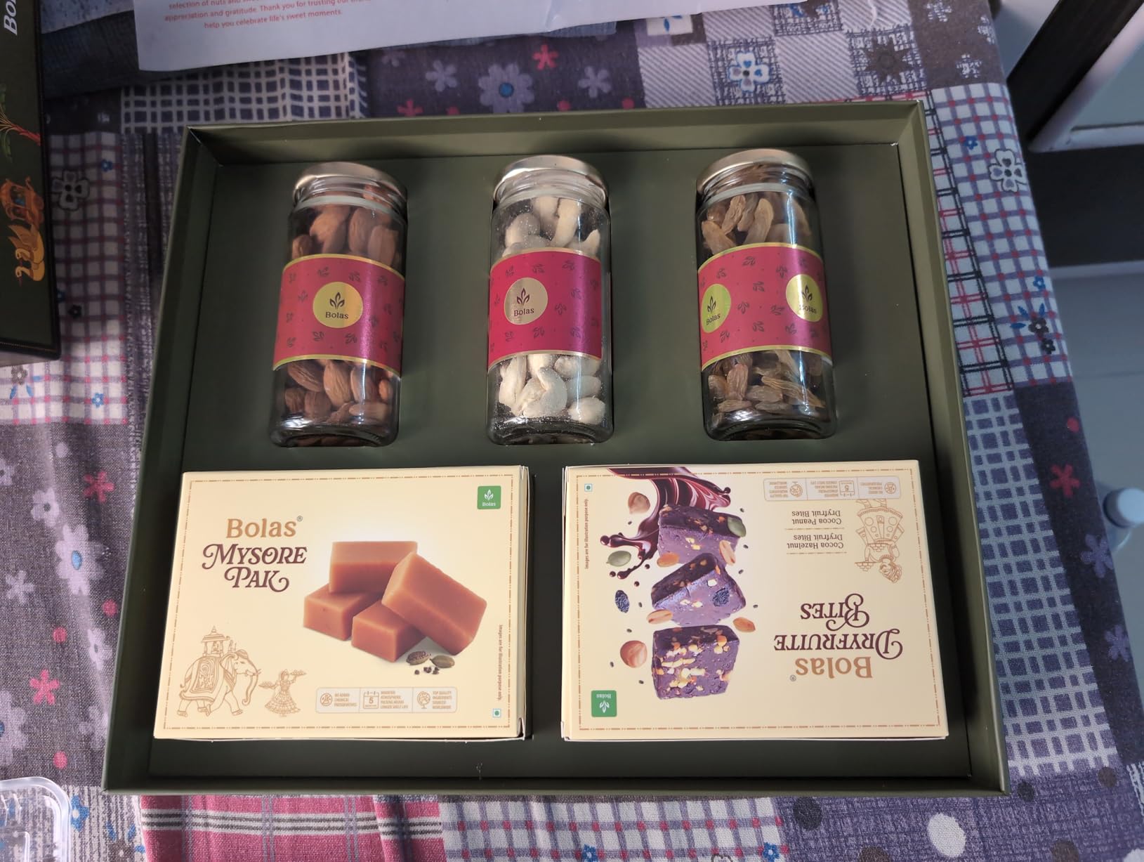 Bolas Rama Yatra Dryfruits and Sweets Gift Box 545g : Amazon.in ...