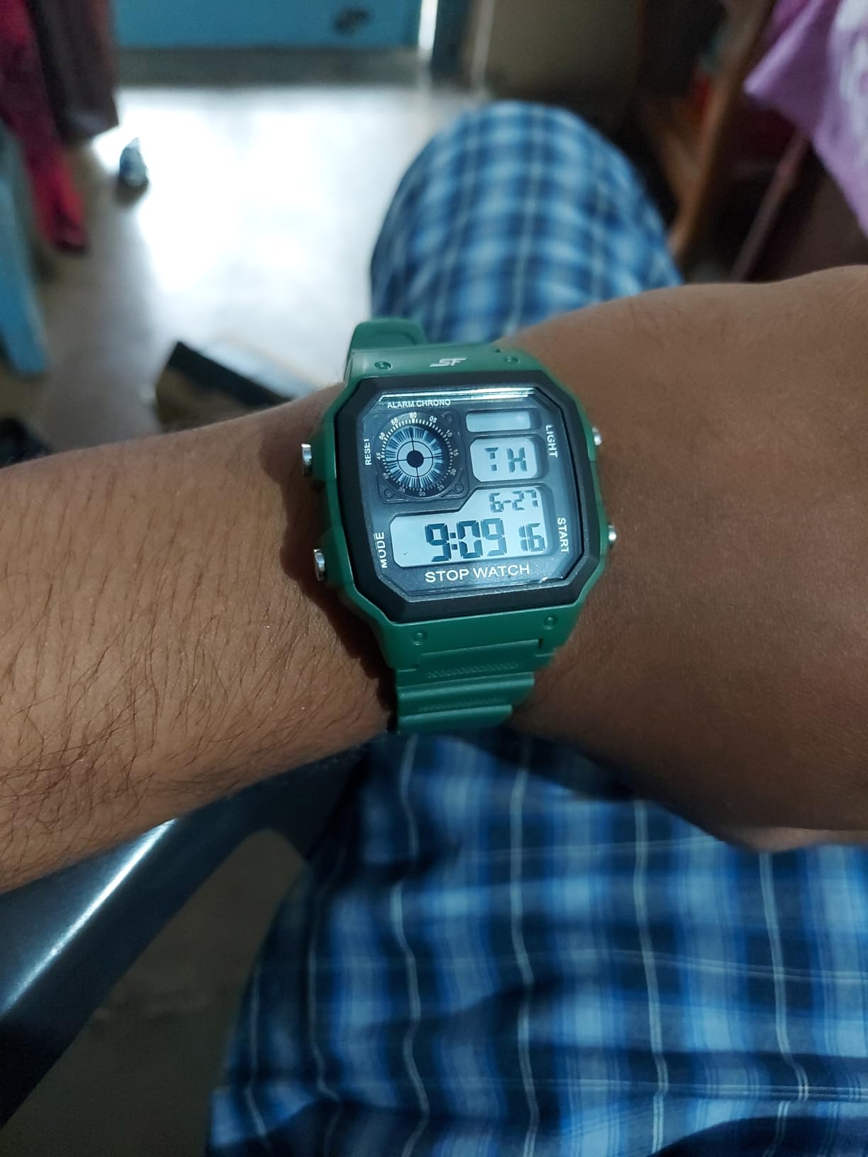 Buy SF Hexa Digital Dial Unisex Watch with Polyurethane Strap-77123PP03 ...