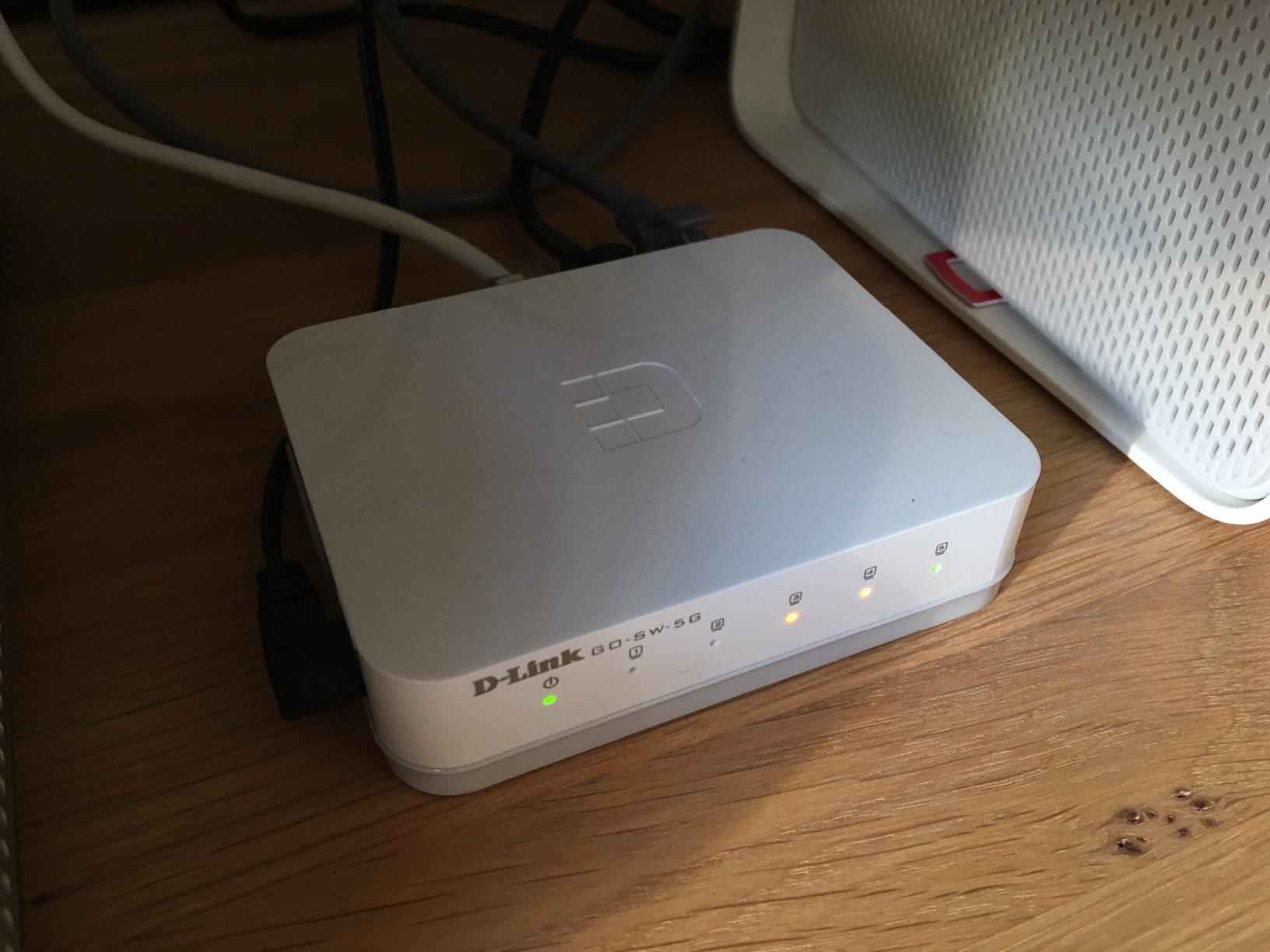 D-Link GO-SW-5G 5 Port Gigabit Easy Desktop Switch, Hub, Internet ...