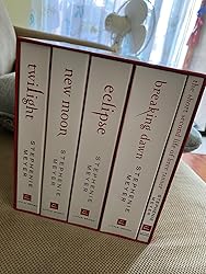 The Twilight Saga Complete Collection: Meyer, Stephenie: 9780316132909: Books - Amazon.ca