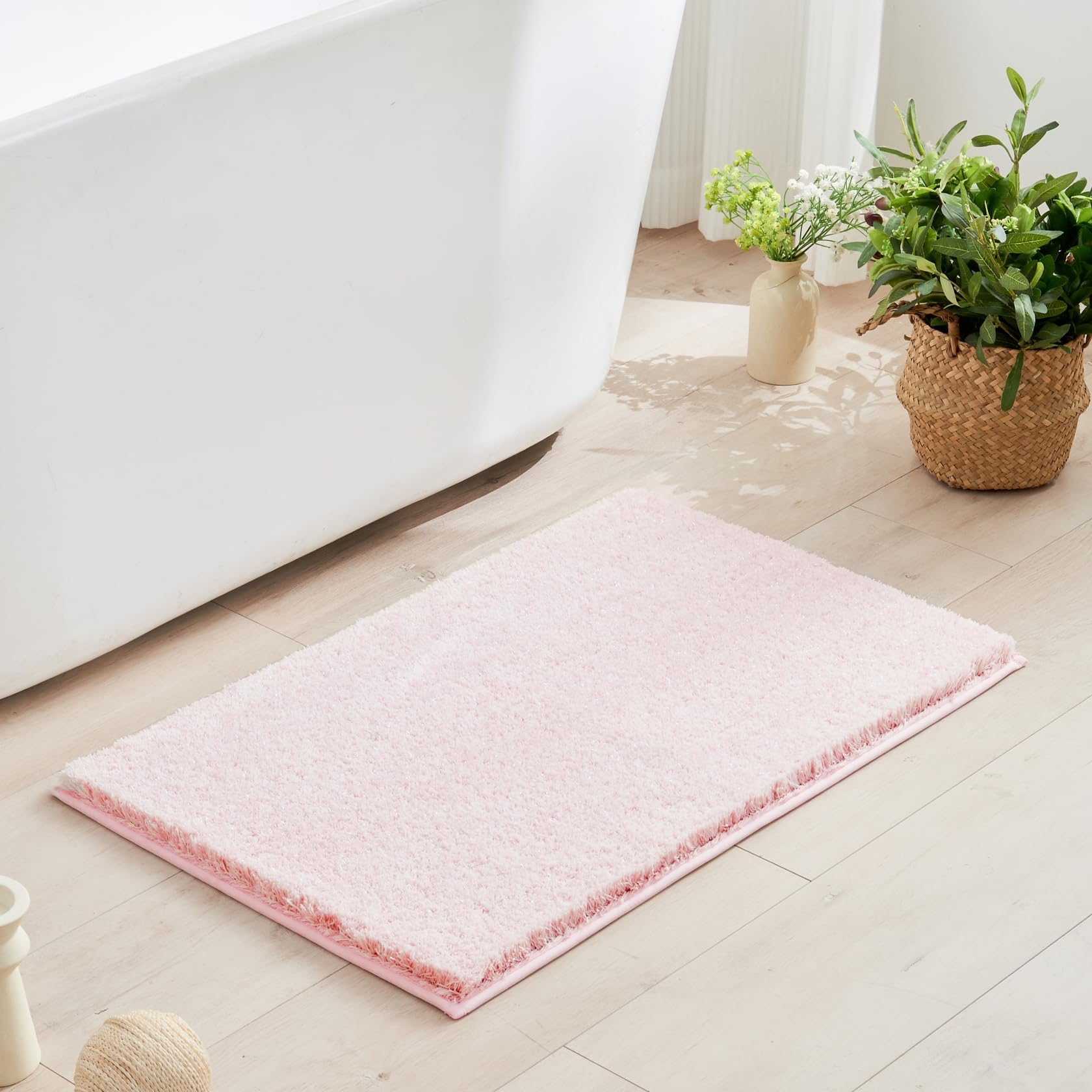 Amazon.com: Douceur Pink Bathroom Rugs Non Slip, Super Soft Microfiber ...