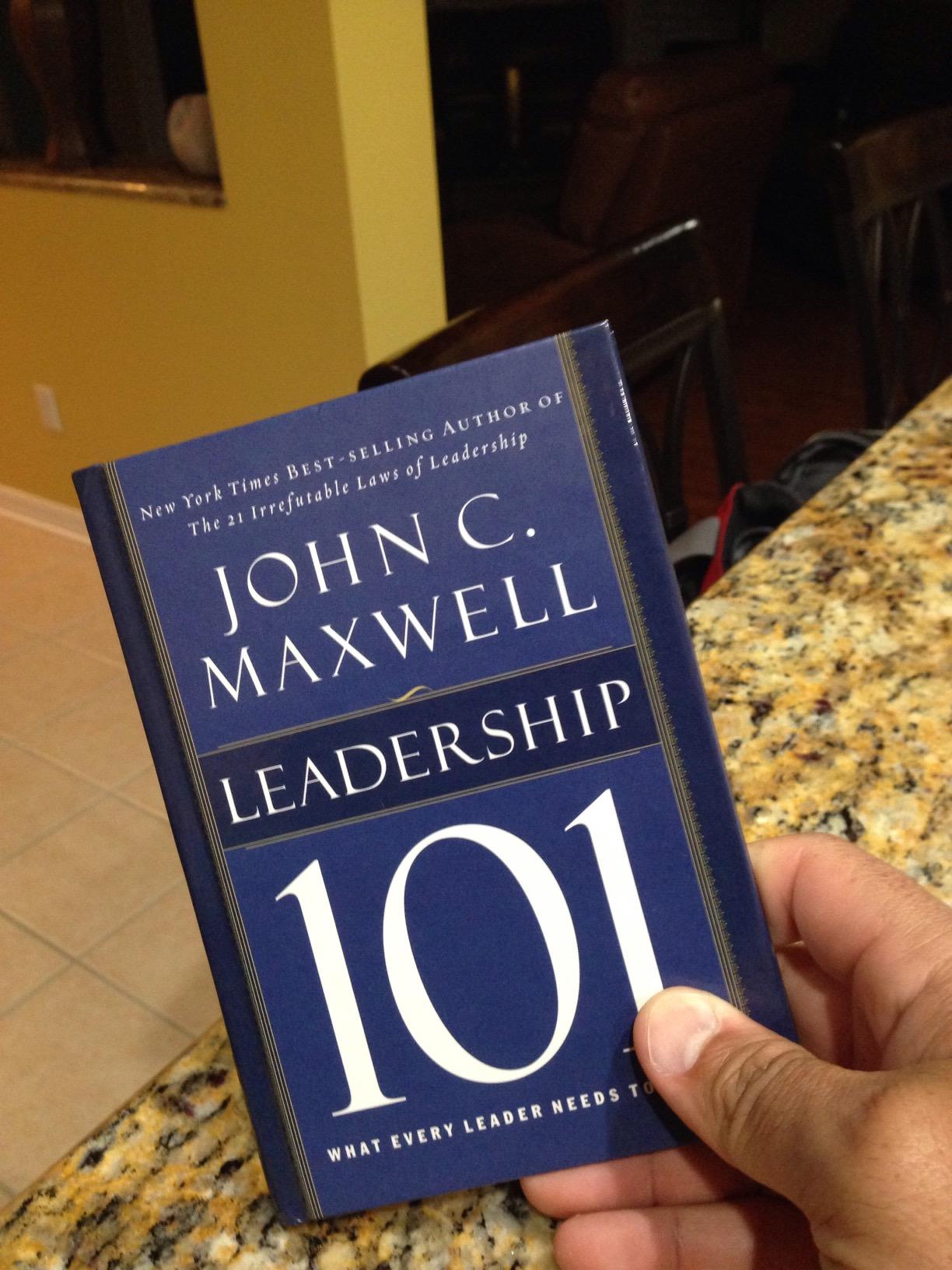 Leadership 101: John C. Maxwell: 9781418535285: Amazon.com: Books