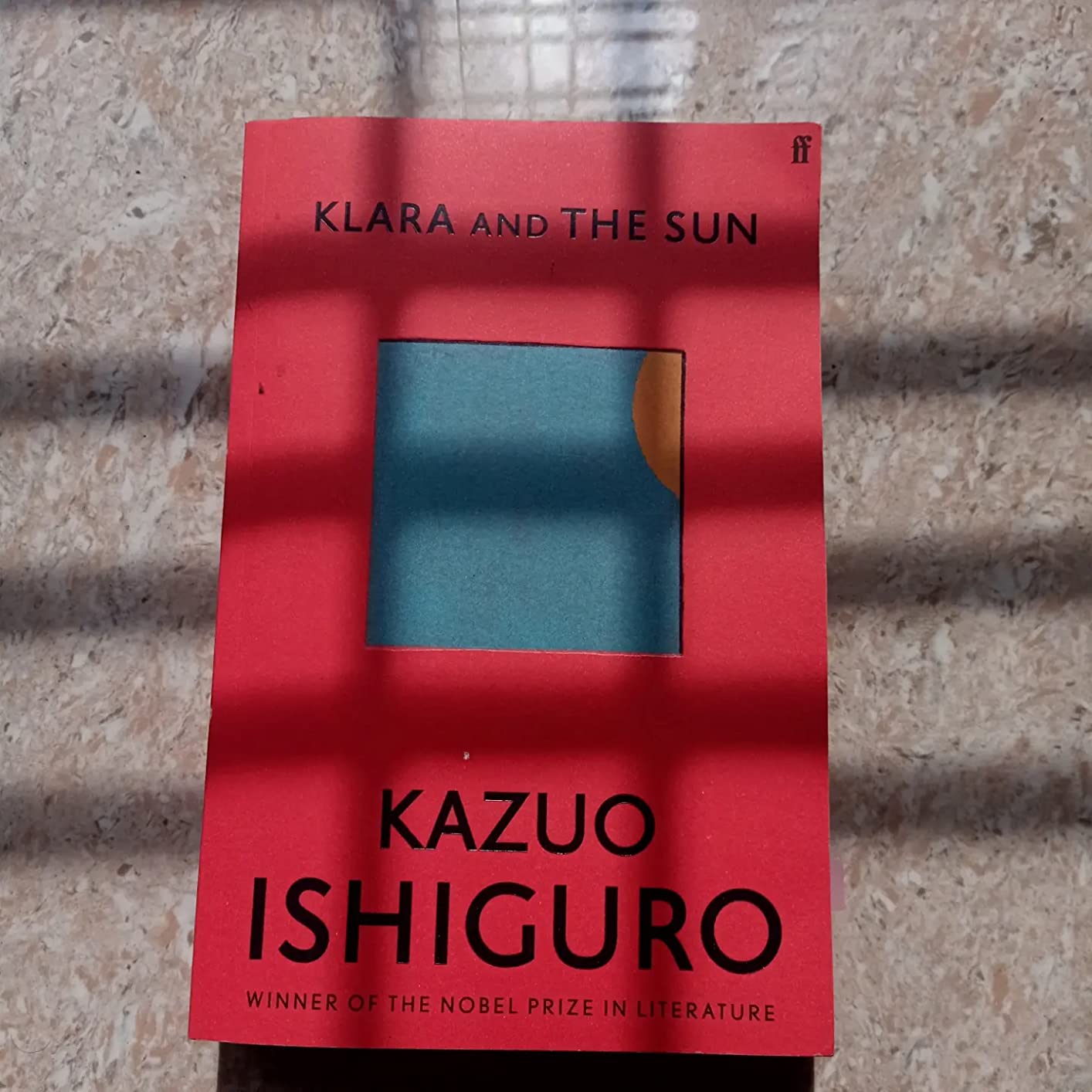 Klara and the Sun: A novel : Ishiguro, Kazuo: Amazon.in: Books