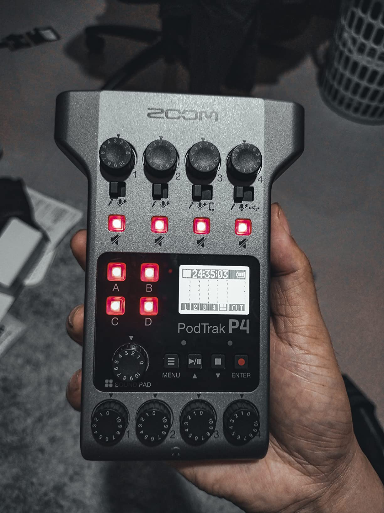 Zoom PodTrak-P4 Podcast Recorder : Amazon.in: Musical Instruments