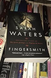 Amazon.com: Fingersmith: 9781573229722: Waters, Sarah: Books