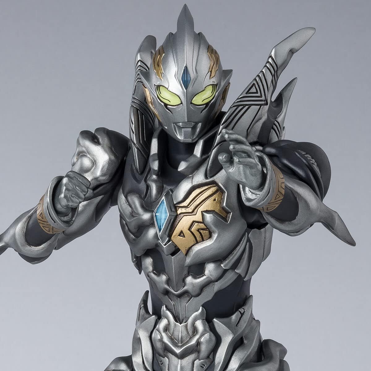 Amazon.com: BANDAI S.H. Figuarts Ultraman Trigger Dark (Tamashii Web ...
