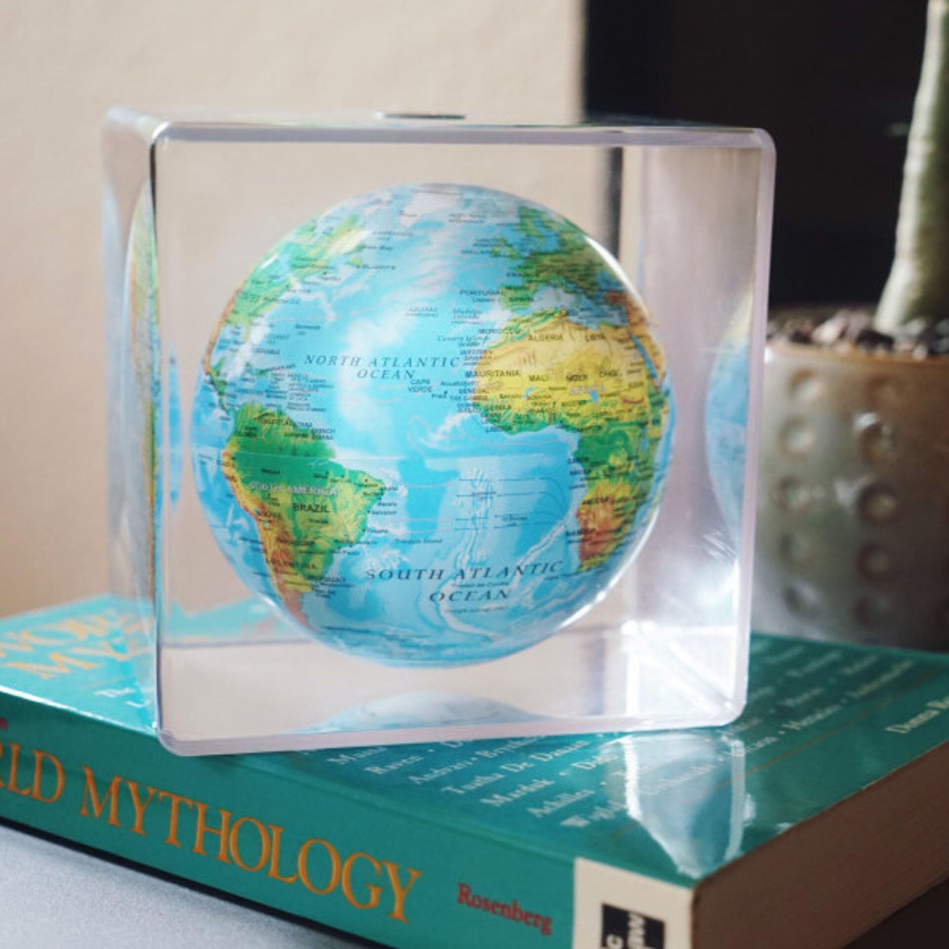 Snapklik.com : Mova Relief Map Blue Globe Cube 5"