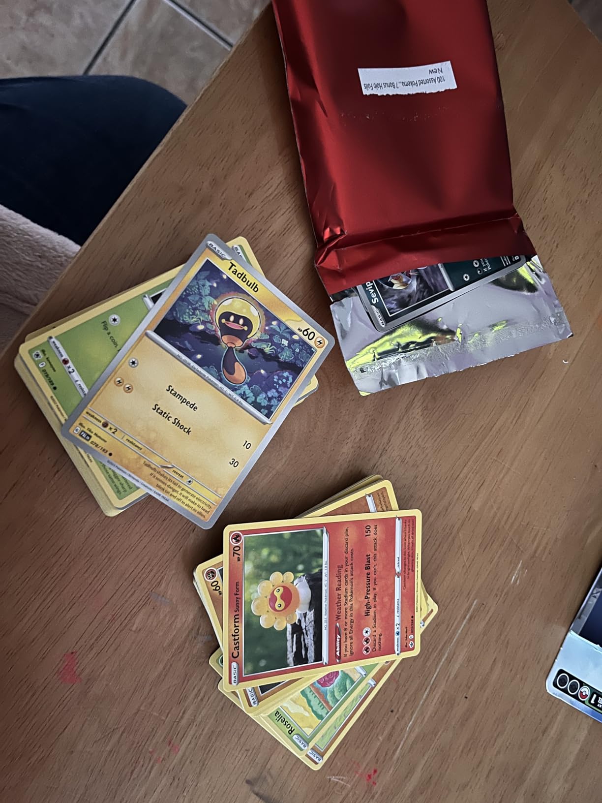 Dealz 24/7 - Custom Bundle Of 50 Pokemon Random Cards : Amazon.co.uk ...