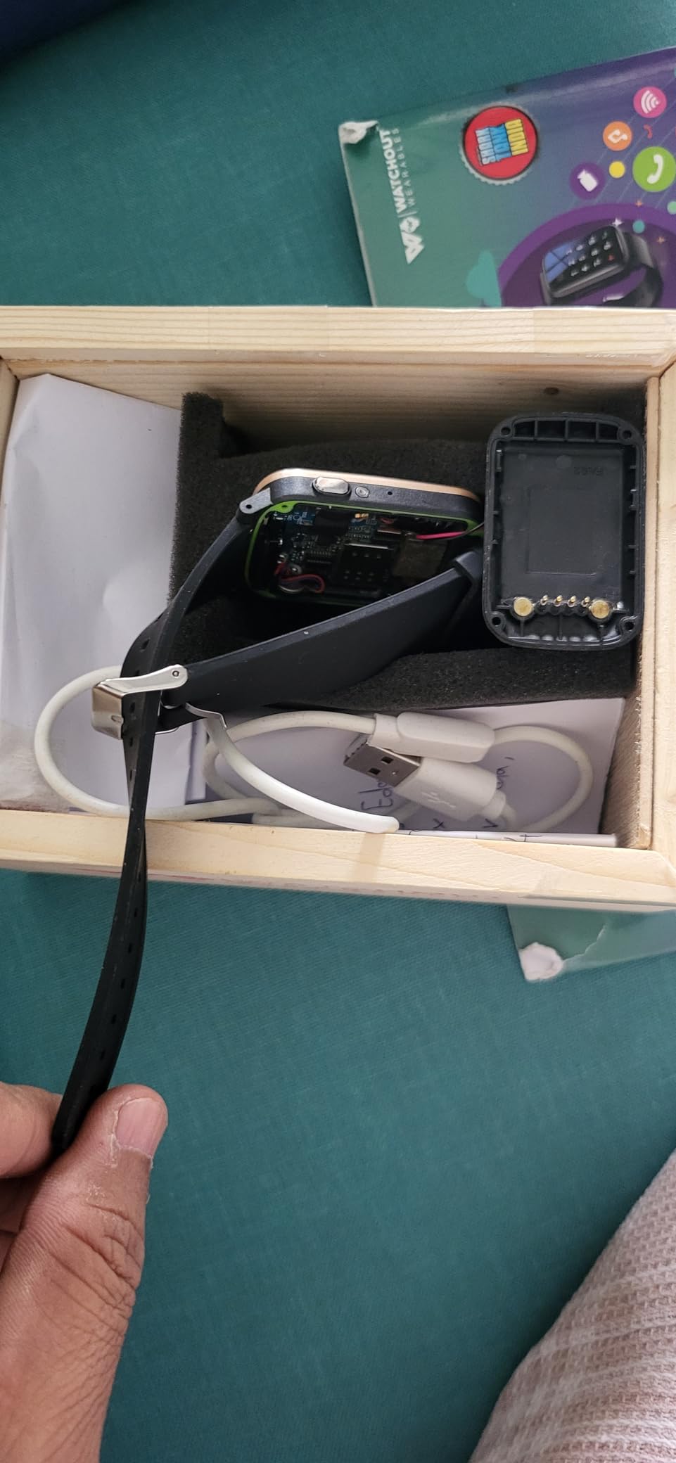 WatchOut Wearables Elegant Kids Smartwatch with Tons of Safety Features ...