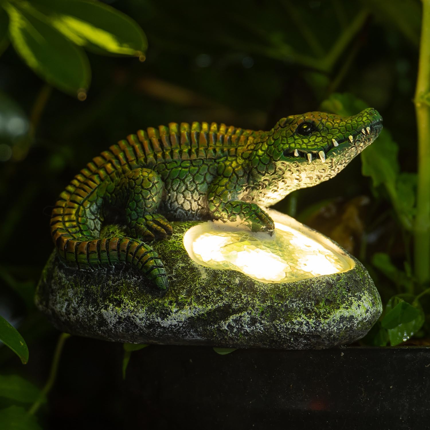 Amazon.com: Toad Hollow Large Standing Gator Home & Garden Alligator ...
