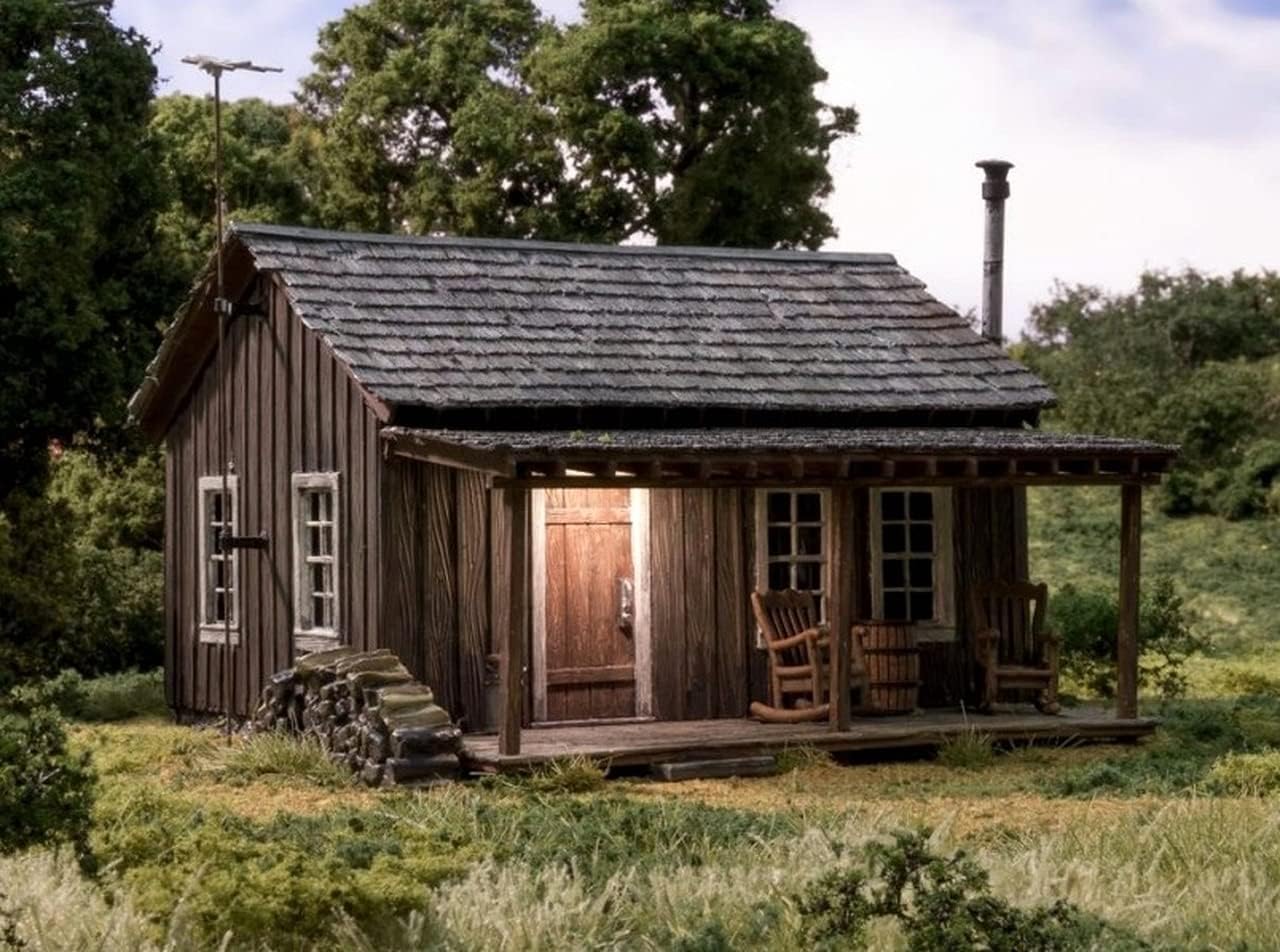 Amazon.com: WOODLAND SCENICS Rustic Cabin HO Scale : Everything Else