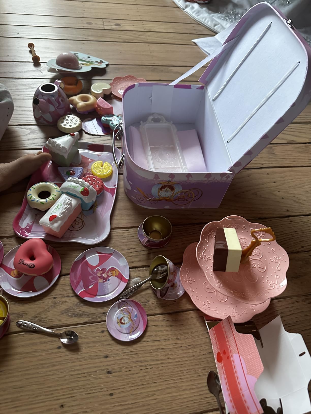 Amazon.com: Cinderella Tea Party Set for Little Girls - Pretend Teapot ...