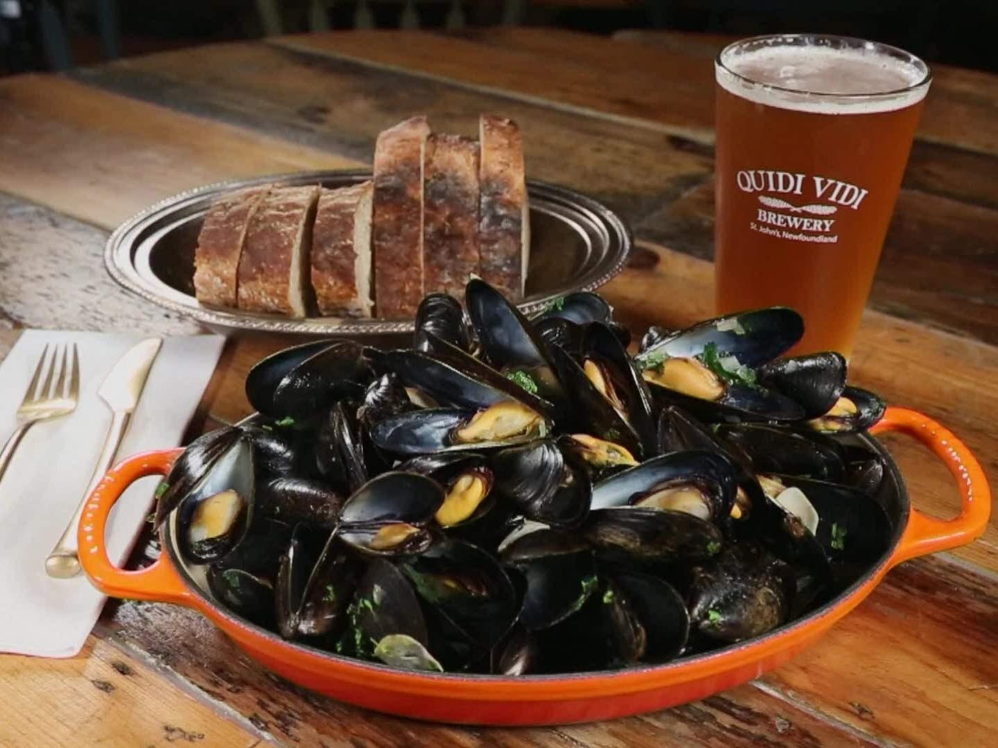 Watch Bizarre Foods: Delicious Destinations - Season 5 | Prime Video