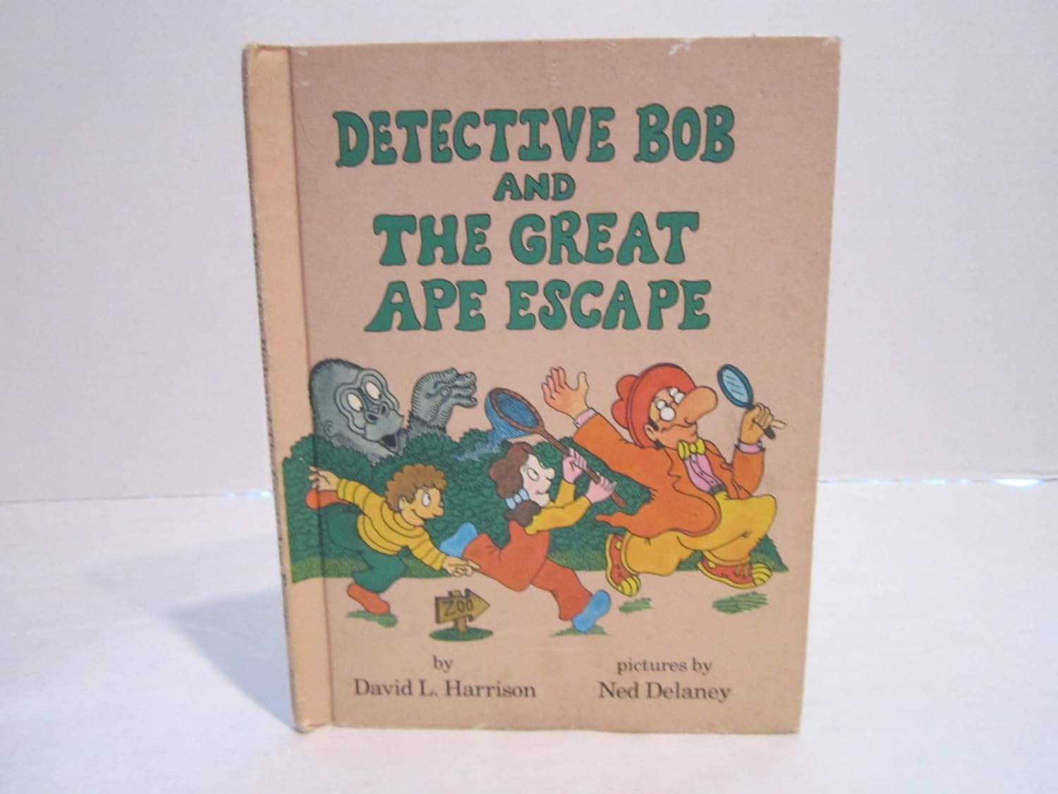 Detective Bob and the Great Ape Escape : Harrison, David L., Delaney ...