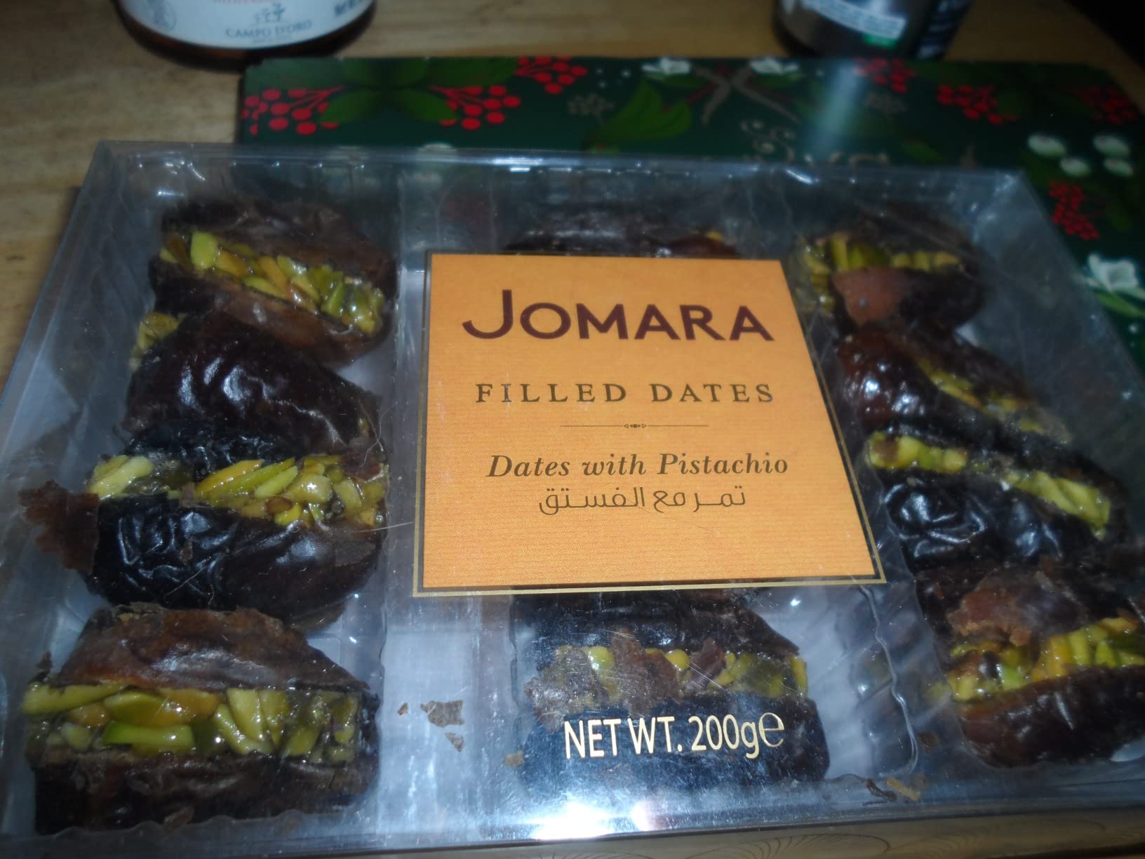 Amazon.com: Wanan / Medjoul Dates with Pistachio 200 Grams - in Giftbox ...