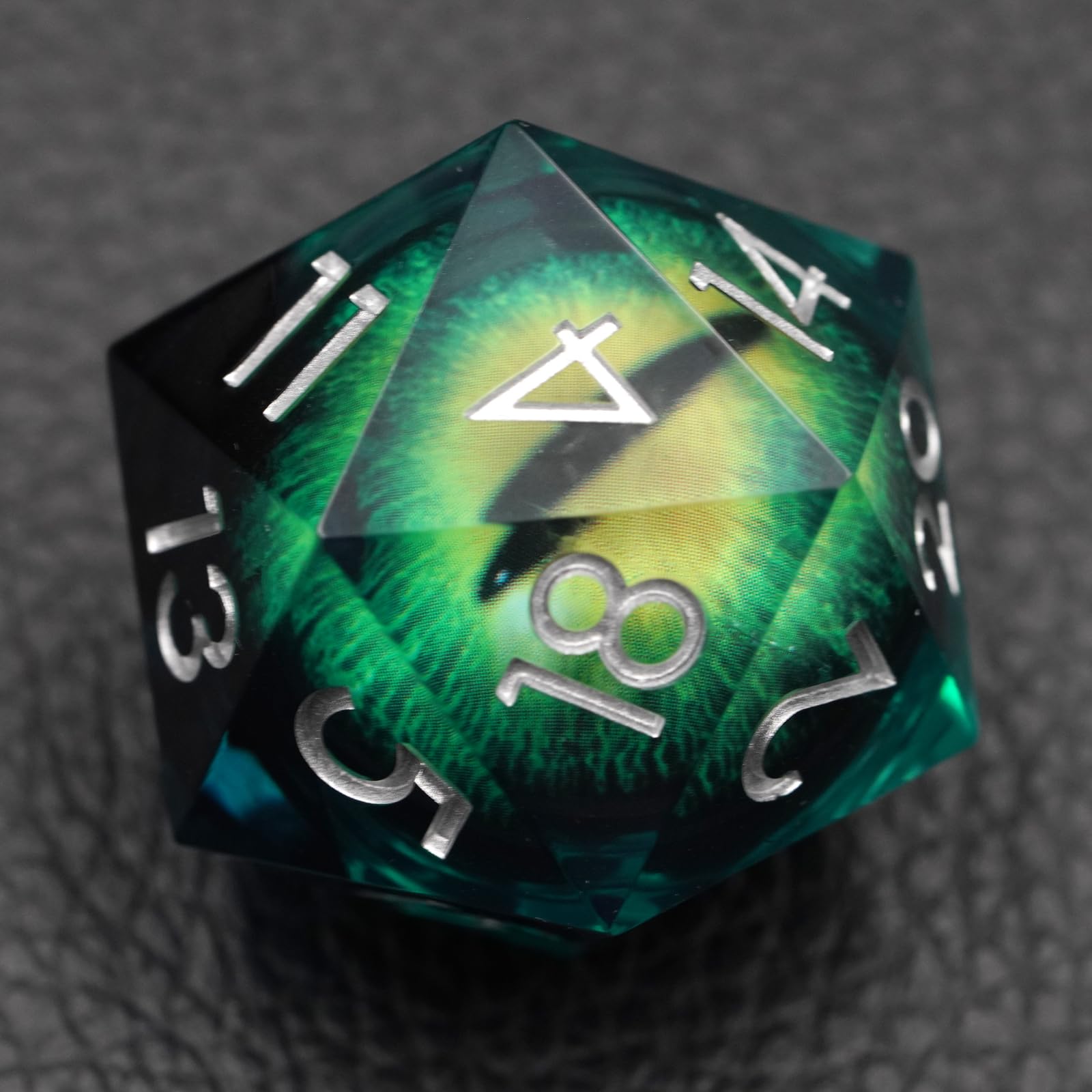 Amazon.com: Dungeons and Dragons DND Dice D20, Moving Eyeball Liquid ...