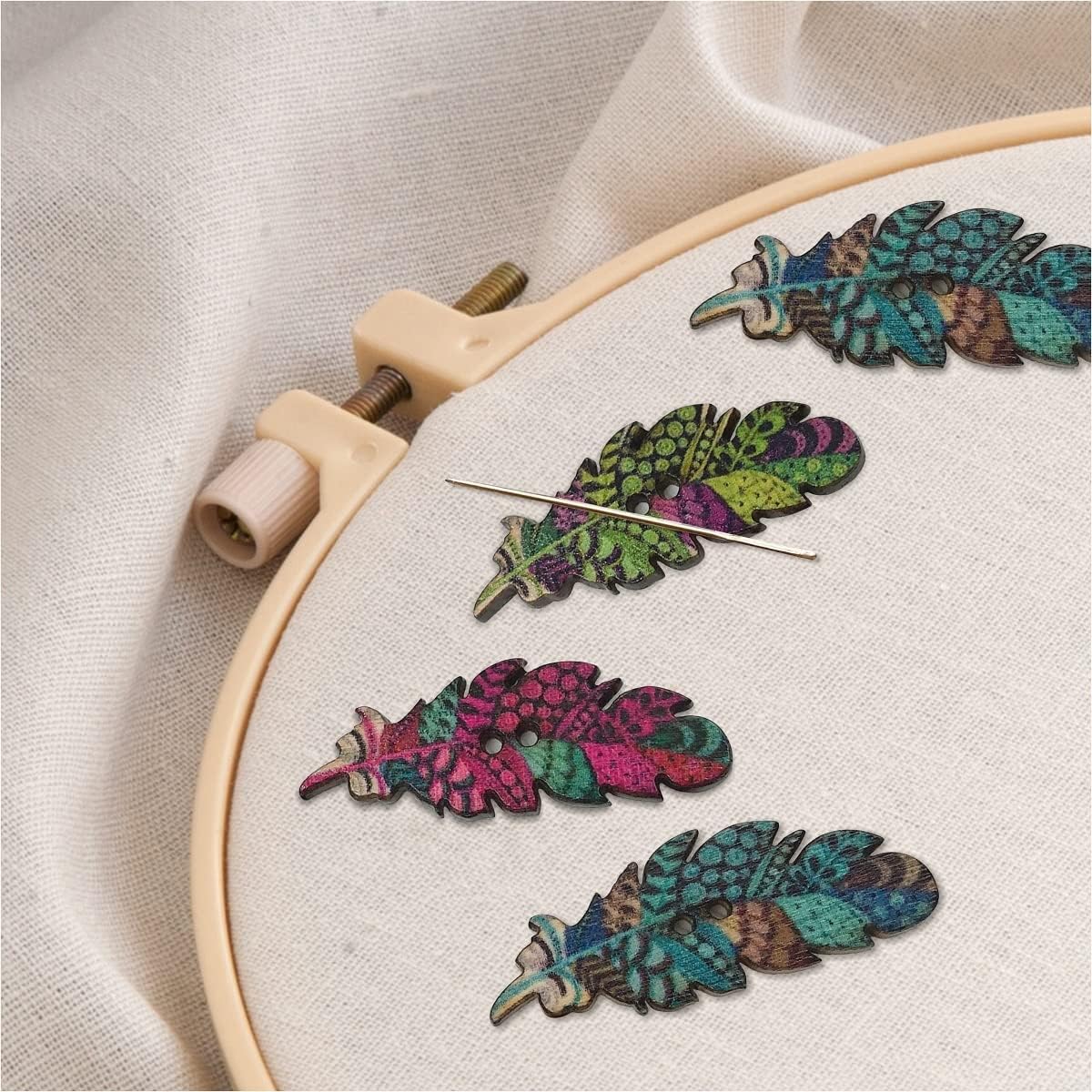 Amazon.com: 4 Pieces Hand Drawn Vintage Feather Needle Minder, 40 ...