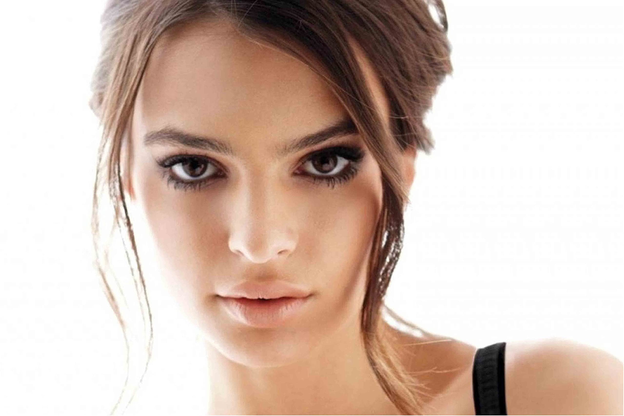 Buy International Model Movie Actress & Model Poster|Emily Ratajkowski ...