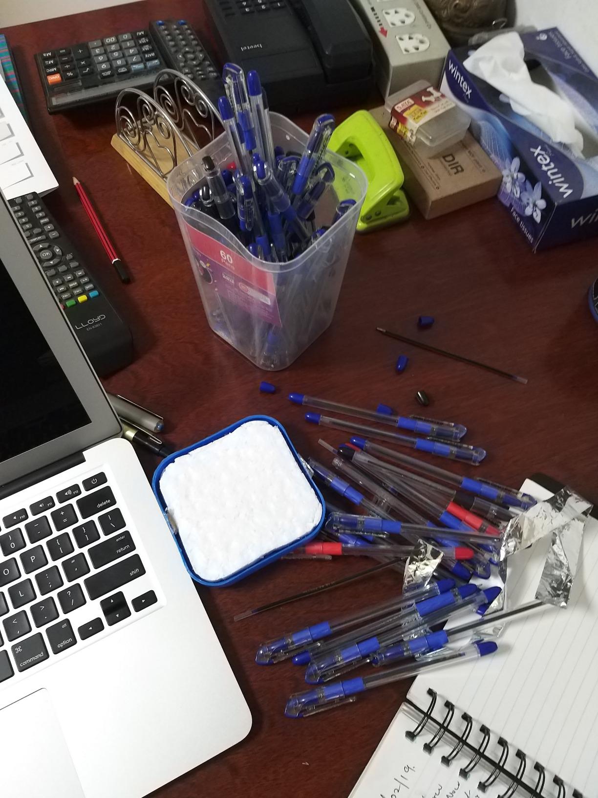 Cello Faster Grip Ballpen - Pack of 200 (Blue - Pouch Packing) : Amazon ...