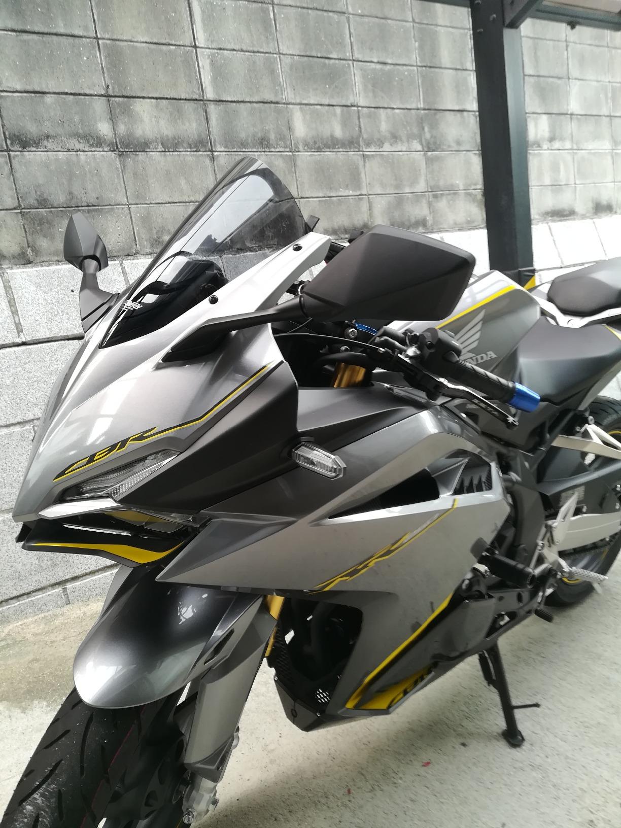 Amazon | MRA(エムアールエー) スクリーン レーシング CBR250RR +40mmロング スモーク MR114S | スクリーン ...