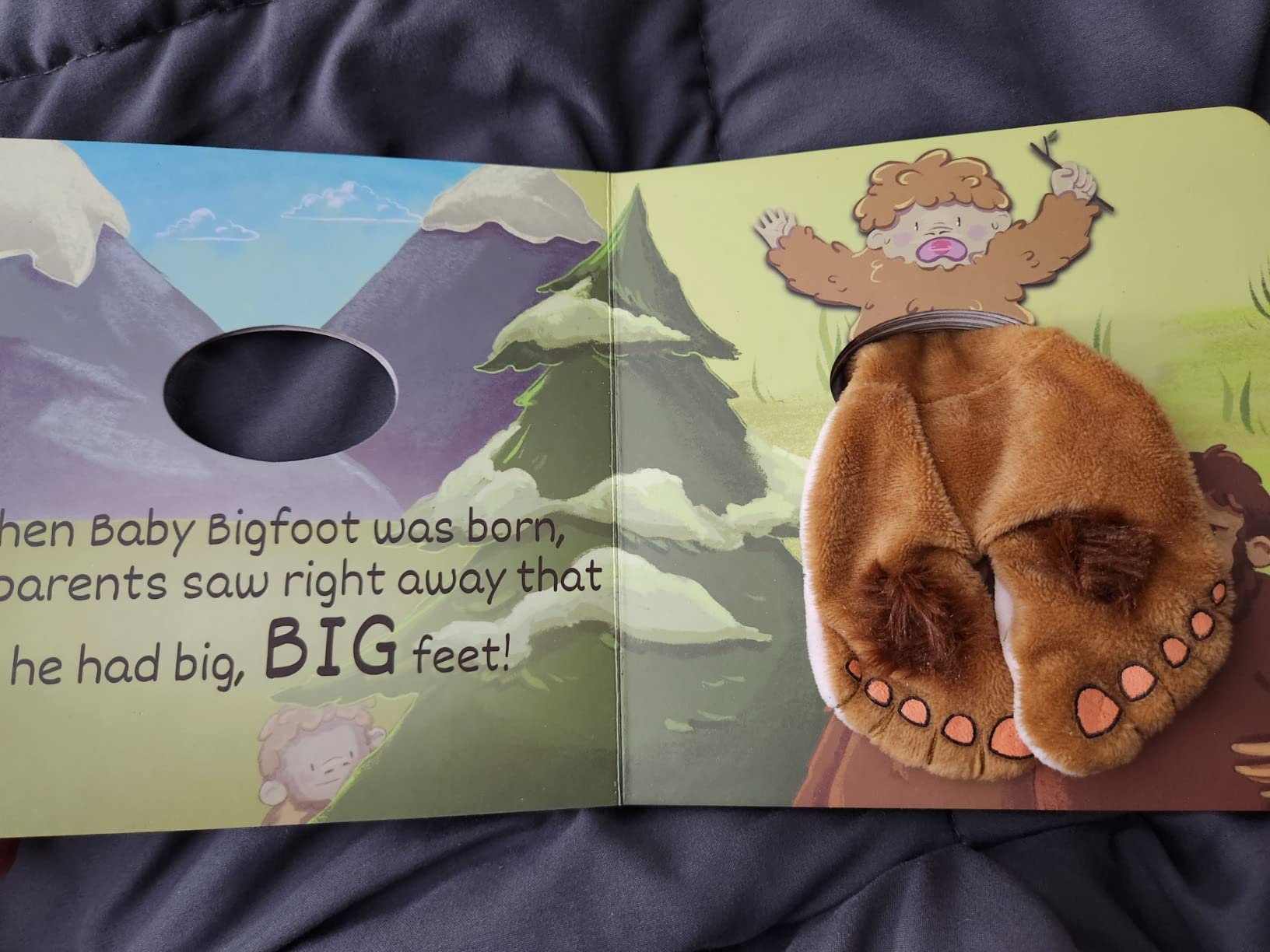 Baby Bigfoot Has Big, BIG Feet (Finger Puppet Book for Baby, Toddler ...