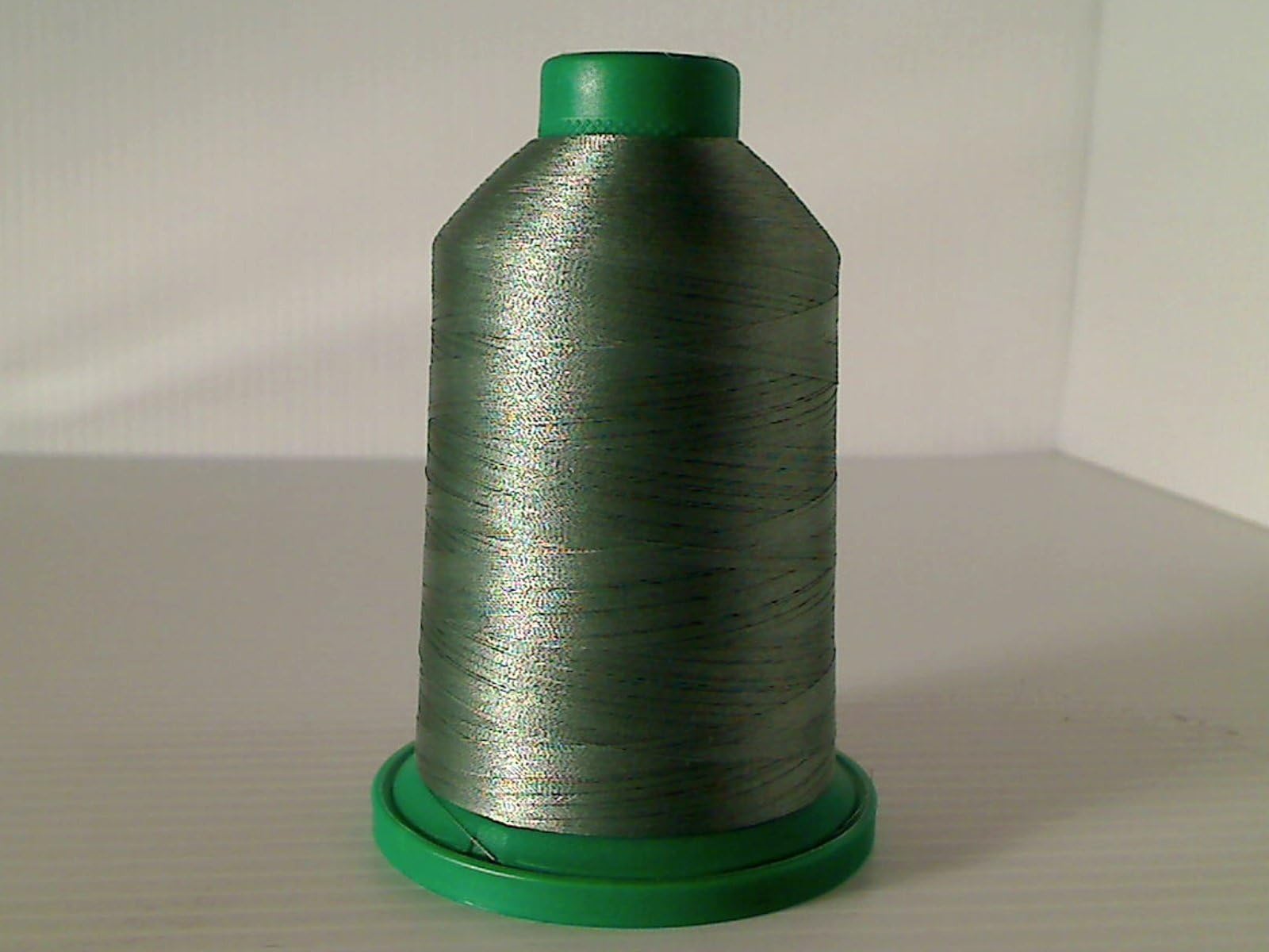 Amazon.com: Isacord Embroidery Thread 5000m (5411-5565) (5510) : Arts ...