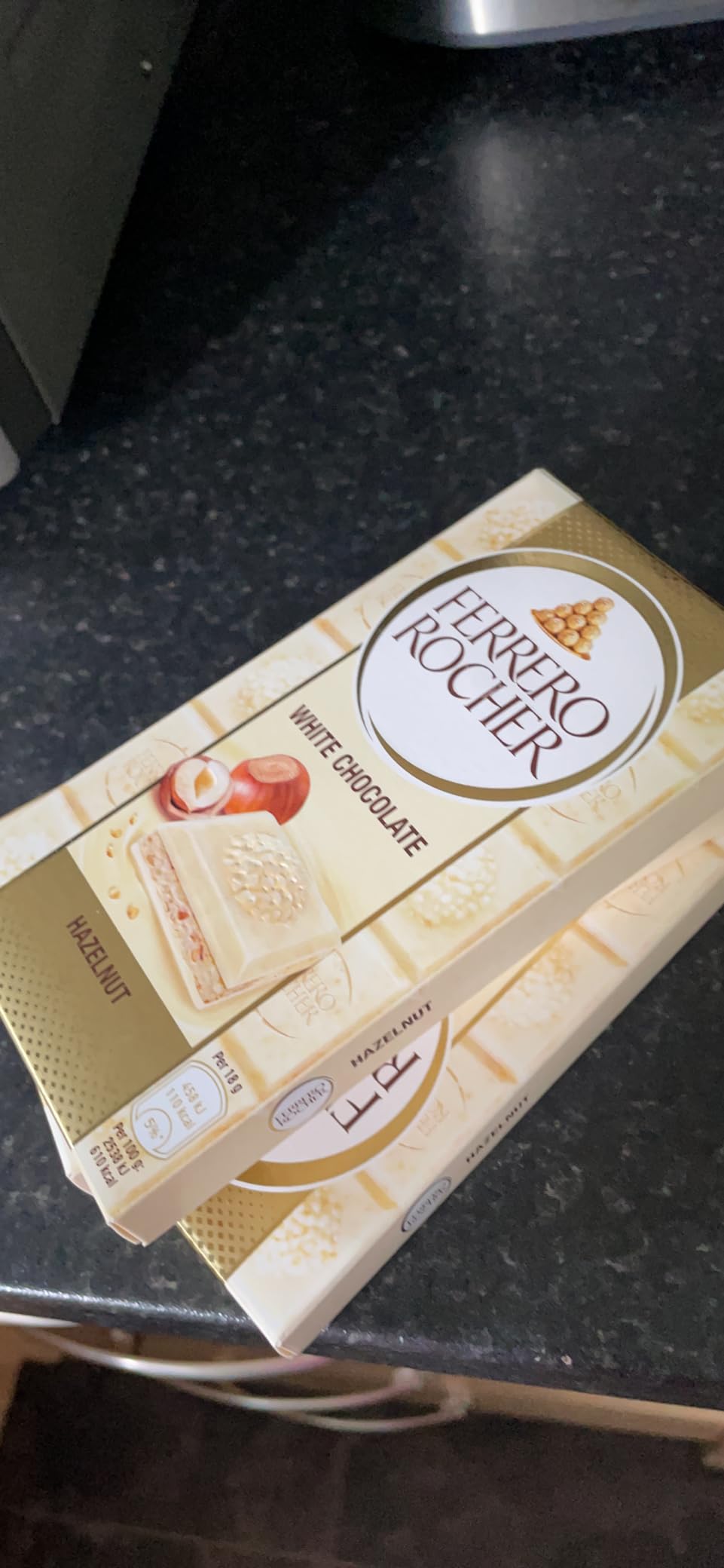 Ferrero Raffaello White Chocolate Bar Coconut Almond Cream 90g : Amazon ...