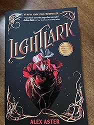 Amazon.com: Lightlark (The Lightlark Saga Book 1) (Volume 1) (The ...