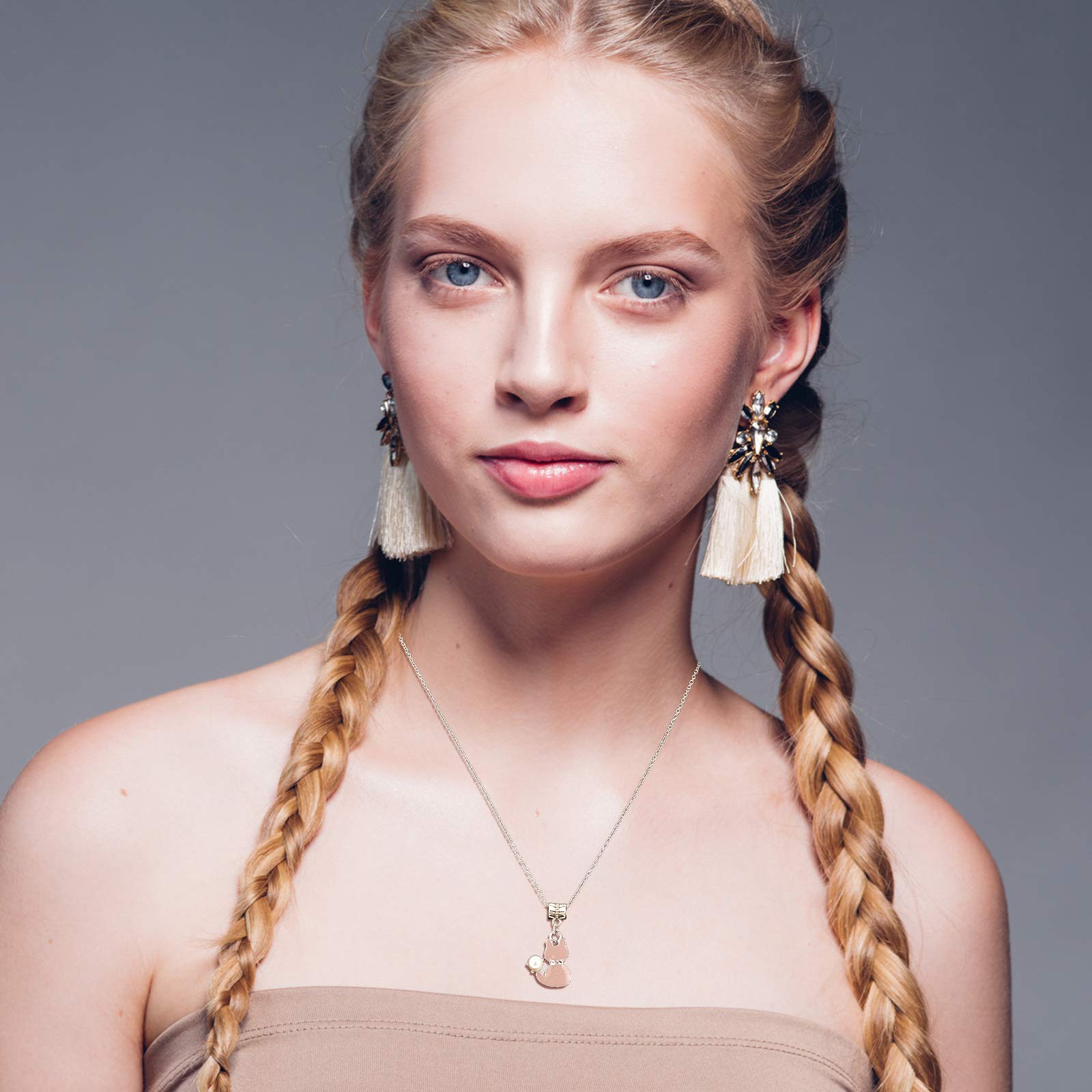 Julie Fehr's Instagram, Twitter & Facebook on IDCrawl