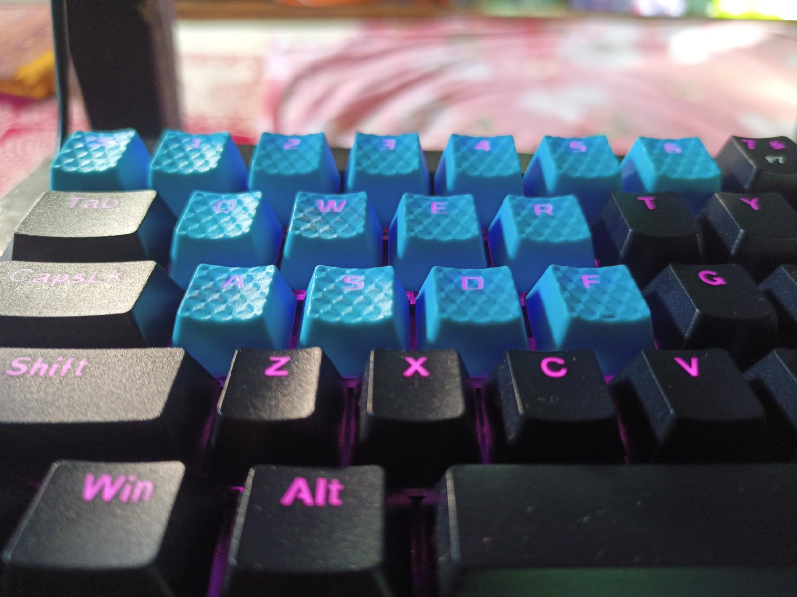 Amazon.in: Buy HyperX Rubber Keycaps – Gaming Accessory Kit, 19 Keys ...