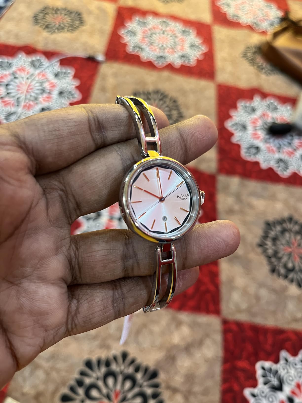 Titan Women Brass Analog Silver Dial Watch-2683Sm01, Band Color-Silver ...