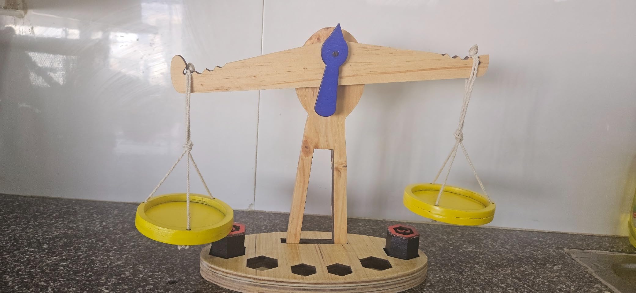 Technybirds Wooden Weighing Balance Toy – Colorful Pan Balance Scale ...