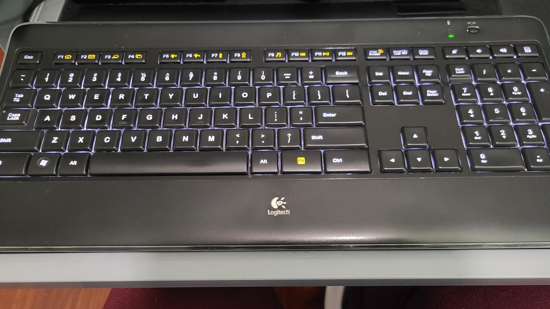 Amazon.com: Logitech 羅技 C-U0007 統一接收器,適用於滑鼠和鍵盤,適用於任何顯示統一標誌的羅技產品(橙色星星,最 ...