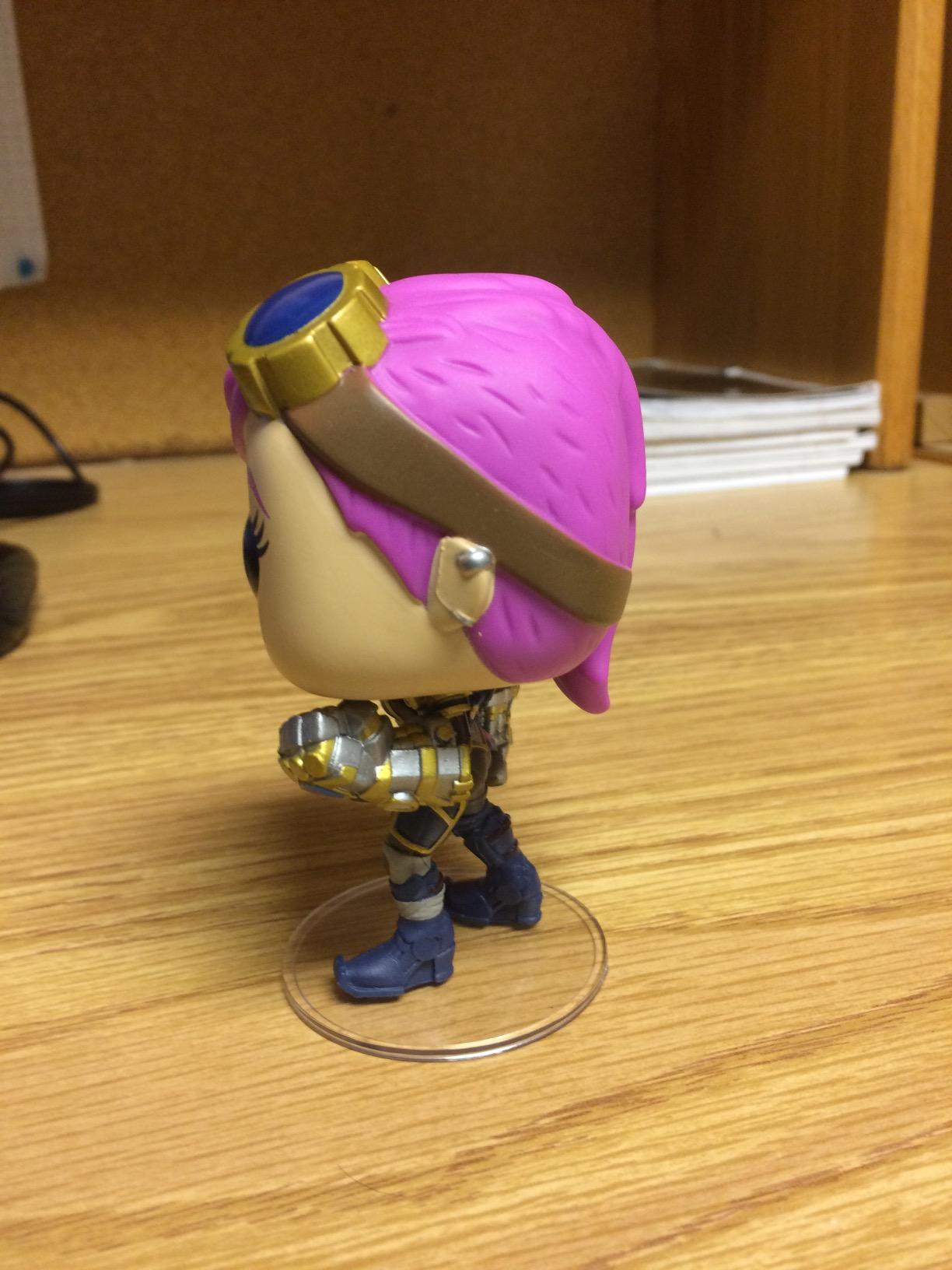 Amazon.com: FUNKO POP! GAMES: League Of Legends - VI : Funko Pop! Games ...