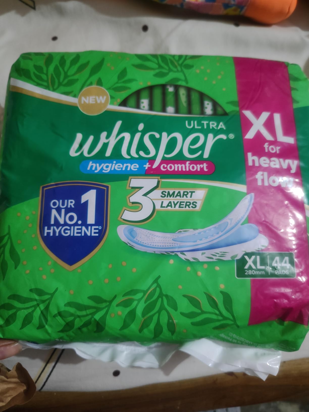 Buy Whisper Ultra Upto No Gap No Leaks Sanitary Pads, 48 XL Pads, For ...