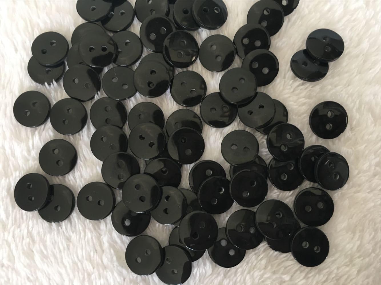 Amazon.com : 100pcs 2 Hole Resin Black Buttons Round Sewing Shirt ...