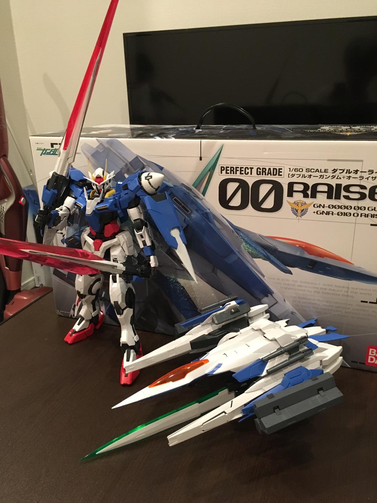Amazon.co.jp: Bandai Hobby Gundam 00 Raiser 1/60 Perfect Grade Model ...