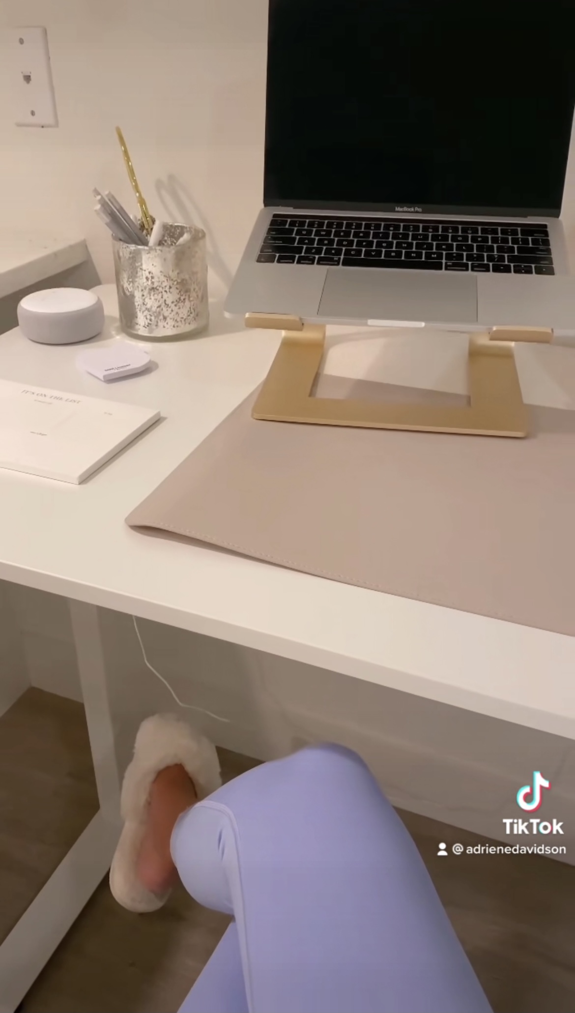 Watch Adjustable Desk Unboxing, Setup, and Demo on Amazon Live