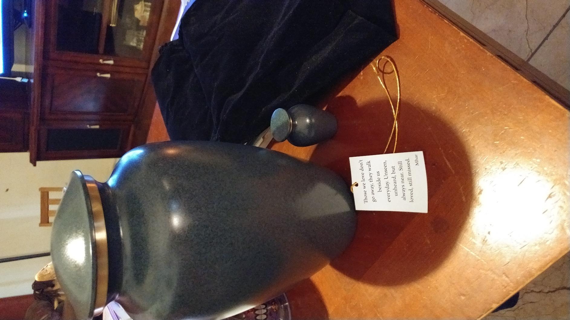 Amazon.com: Classic Maus Granite Cremation Urn - Maus Urn - Adult ...