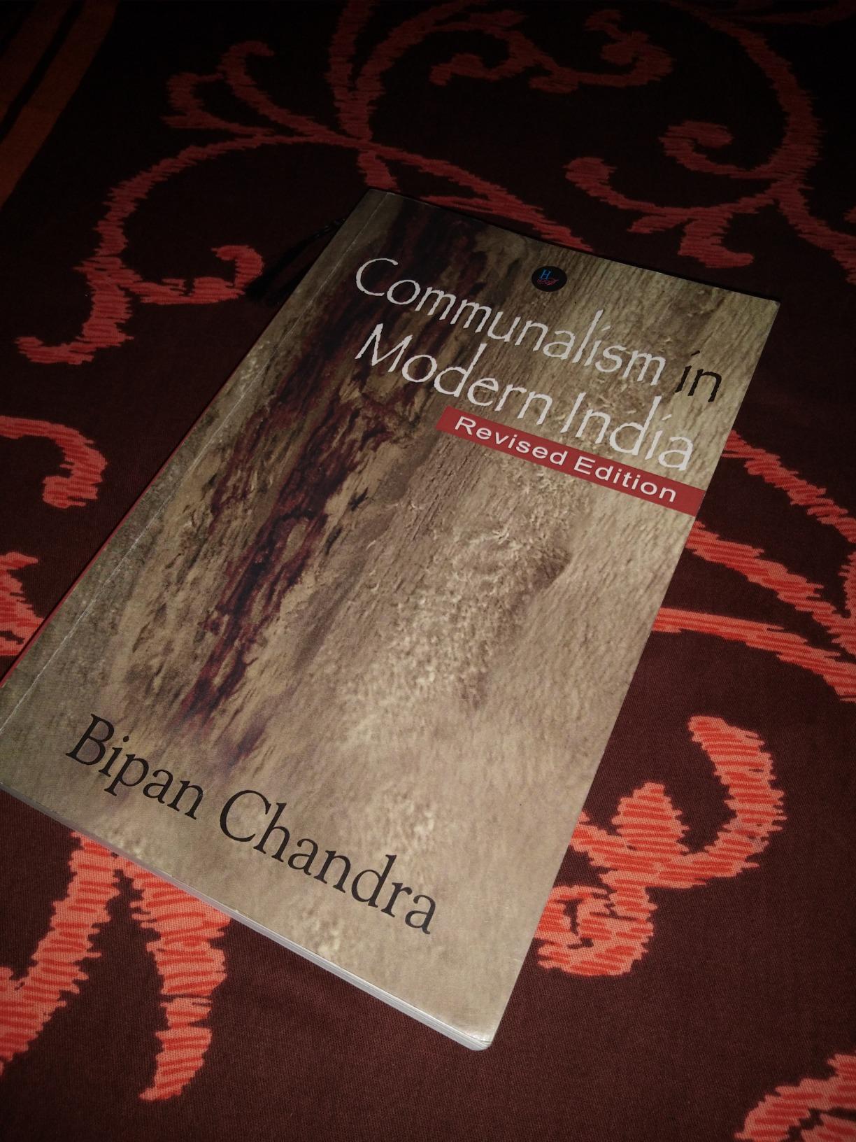 COMMUNALISM IN MODERN INDIA : Amazon.in: Books