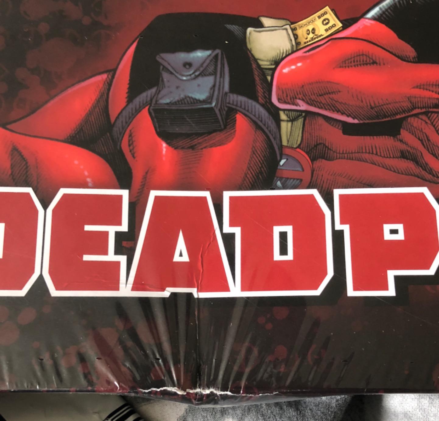 Hasbro Marvel Deadpool Edition Monopoly Brettspiel: Amazon.de: Spielzeug