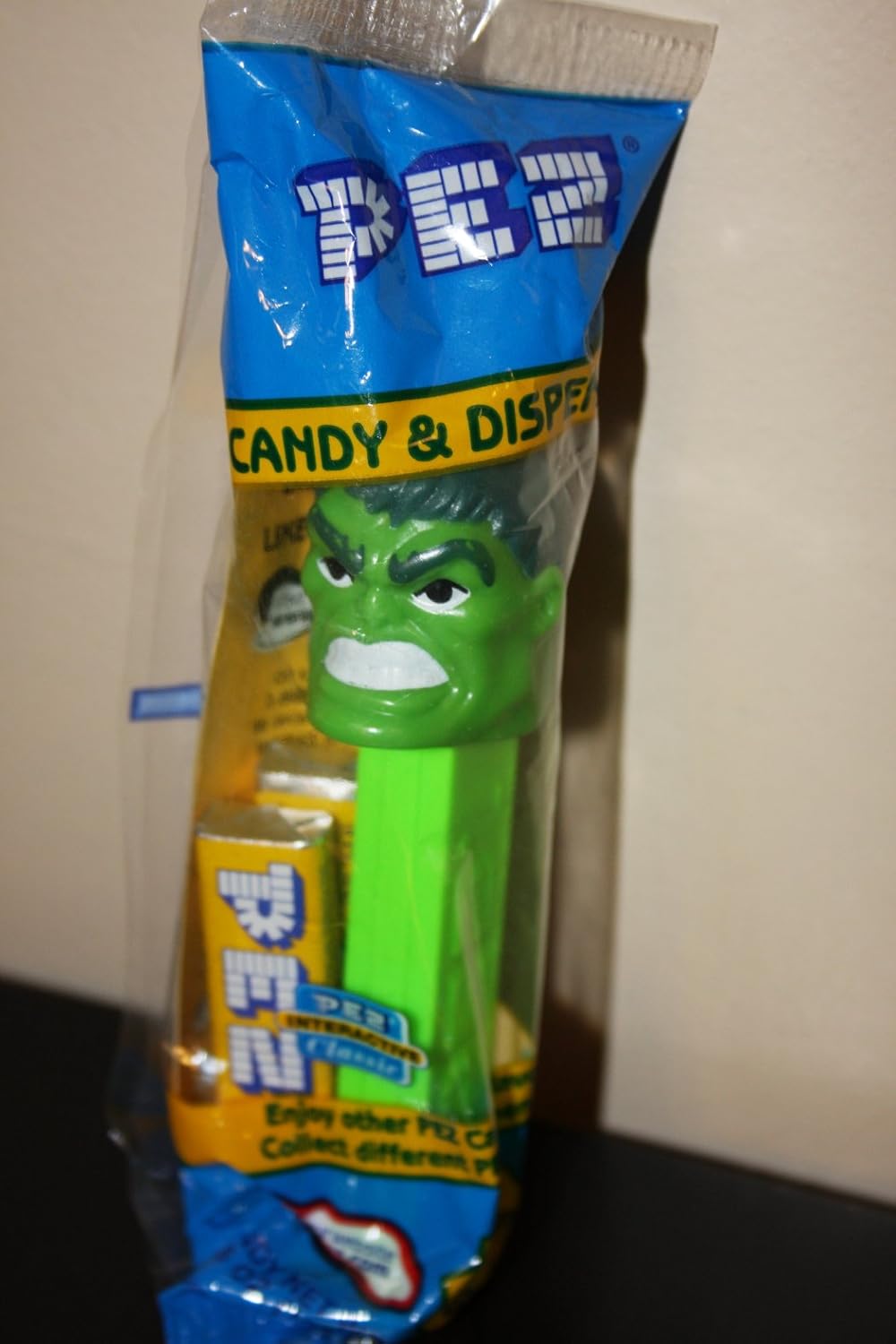 Amazon.com : Bright Green Incredible Hulk Pez Dispenser : Hard Candy ...