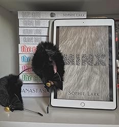 Amazon.com: Minx: 9781464218712: Lark, Sophie: Books