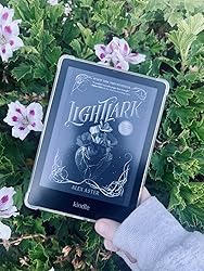 Amazon.com: Lightlark (The Lightlark Saga Book 1) (Volume 1) (The ...