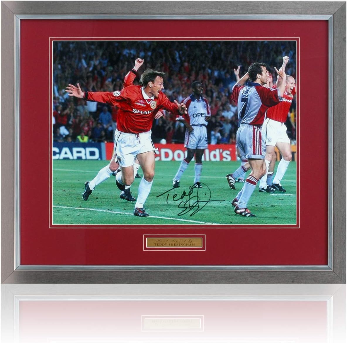 Amazon.com: Teddy Sheringham 16x12'' hand signed Manchester United ...