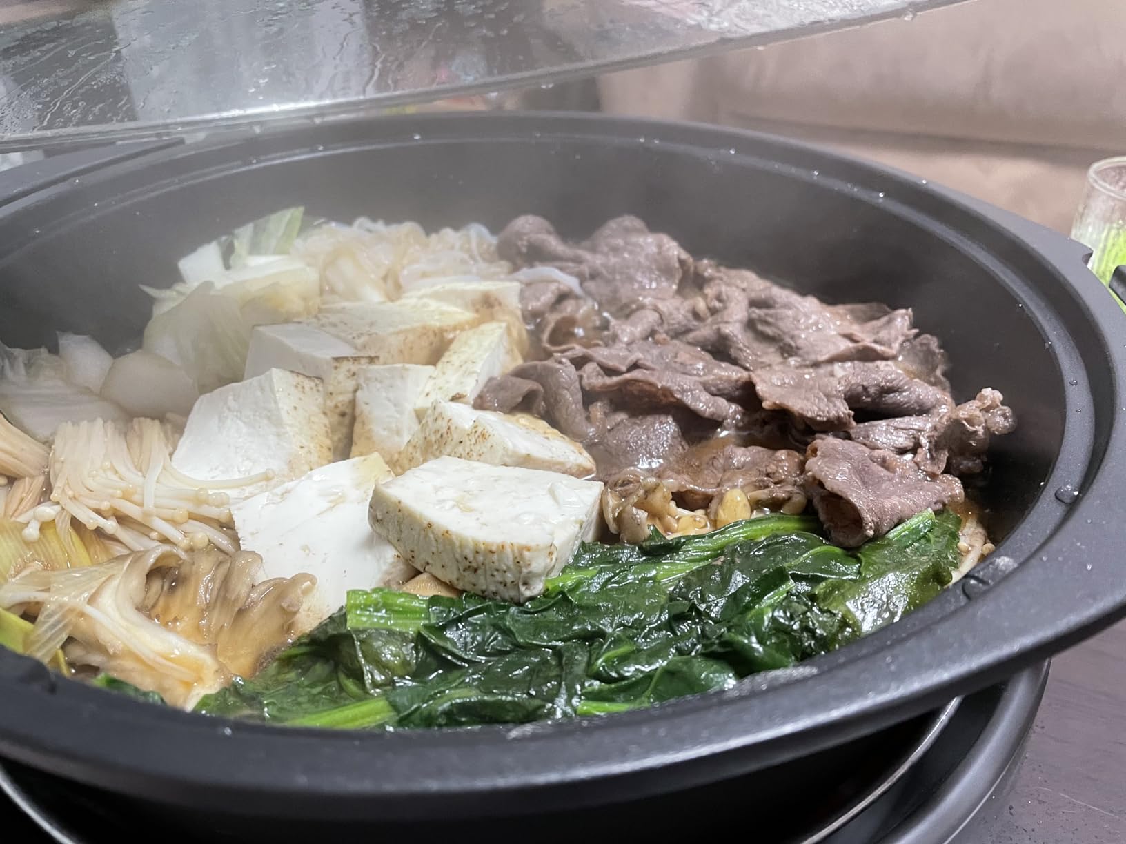 Amazon.co.jp: 贅沢霜降りサシ黒毛和牛切り落としすき焼き用など1kg(500gx2パック)使いやすく小分けで A4A5クラス 和牛 すき焼き用 牛丼用 肉じゃが : 食品・飲料・お酒