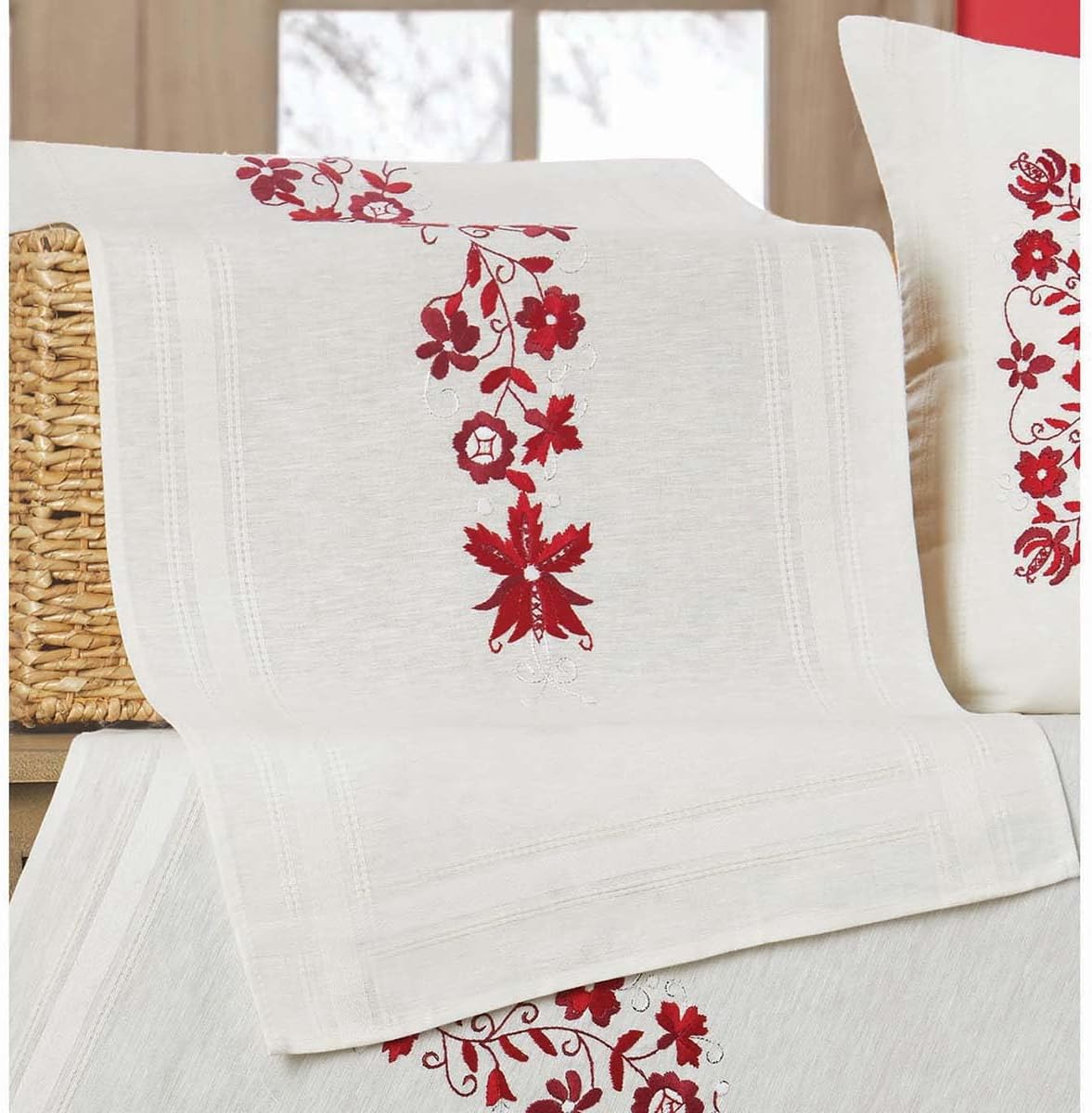 Amazon.com: Craftways Christmas Red Floral Table Runner Stamped ...
