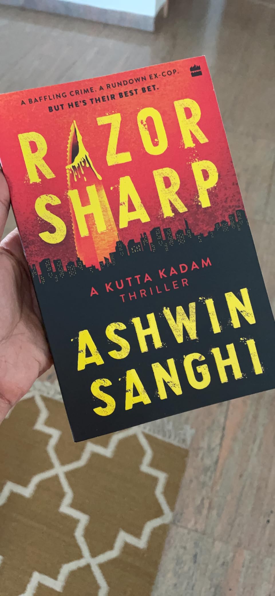 Razor Sharp - A Kutta Kadam Thriller : Sanghi, Ashwin: Amazon.in: Books