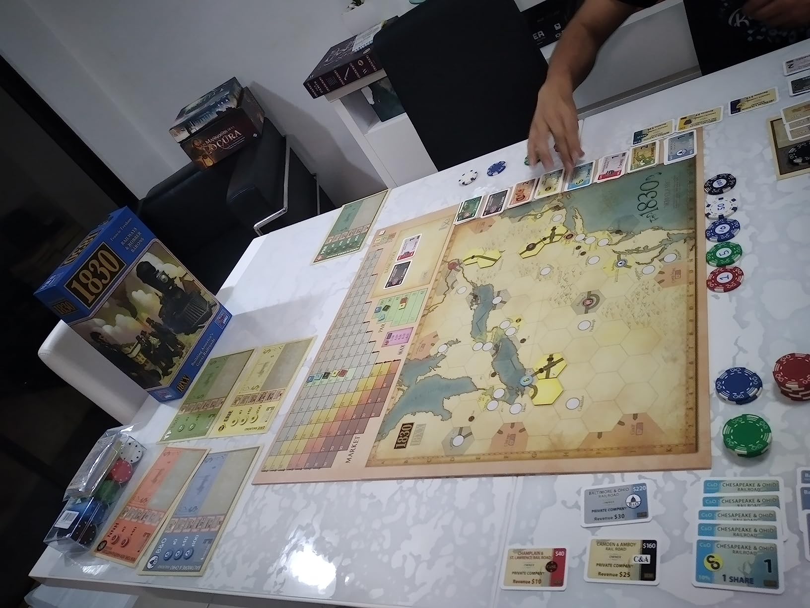 Amazon.com: Lookout Lookout Games Mayfair Games 1830 (Revised Edition ...